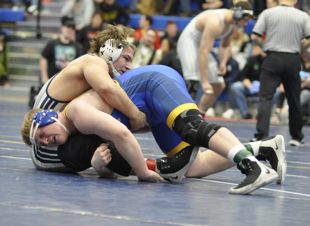 Only 3 local wrestlers medal at Powerade - Observer-Reporter